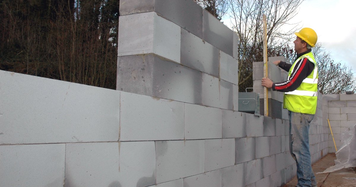 External solid wall construction with aircrete | H+H